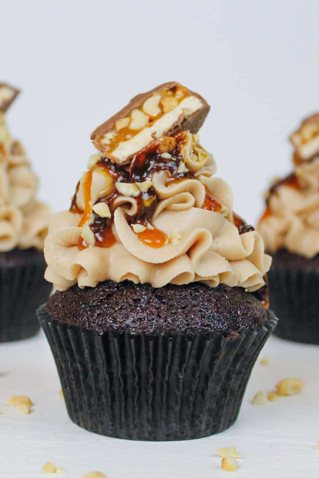 Snickers Cupcake: Chocolate Cupcakes With Peanut Butter Frosting
