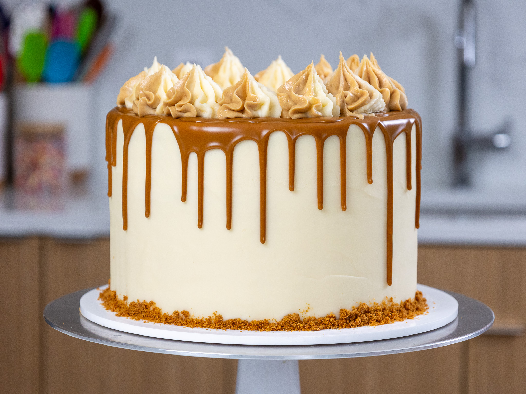 Biscoff Cake Recipe with Gooey Cookie Butter Filling