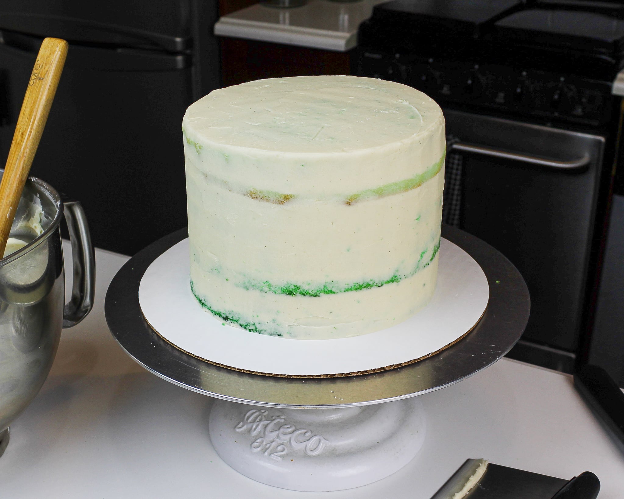 Christmas Lights Cake: The Cutest & Easiest Christmas Cake Design