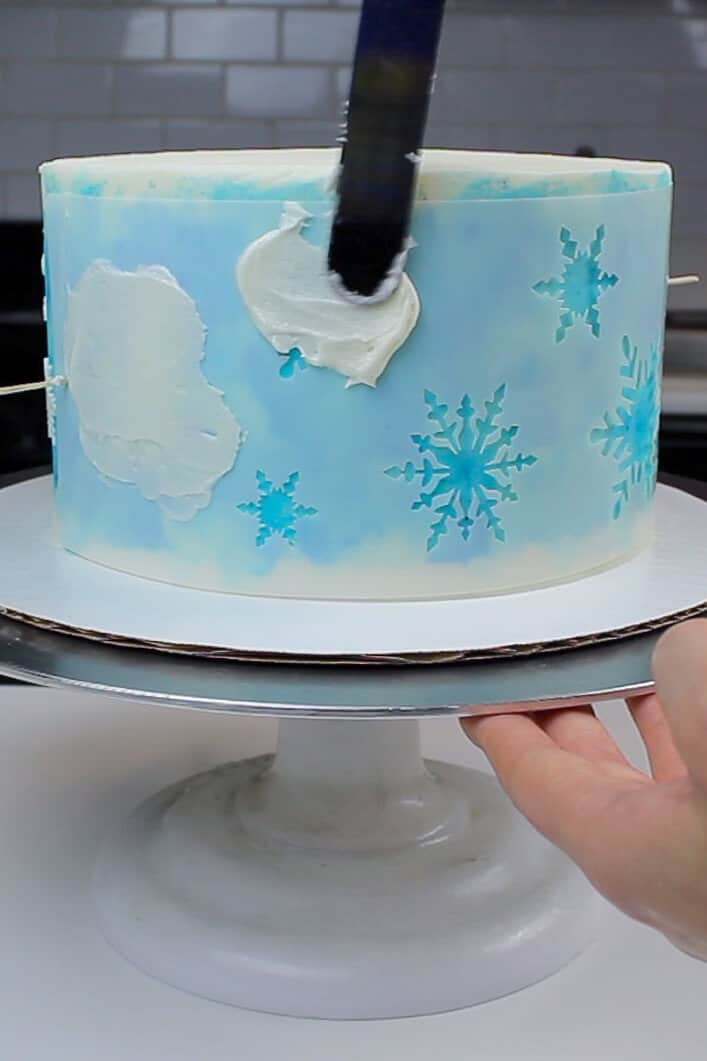 Snowflake Cake: Easy Butterceam Design - Chelsweets