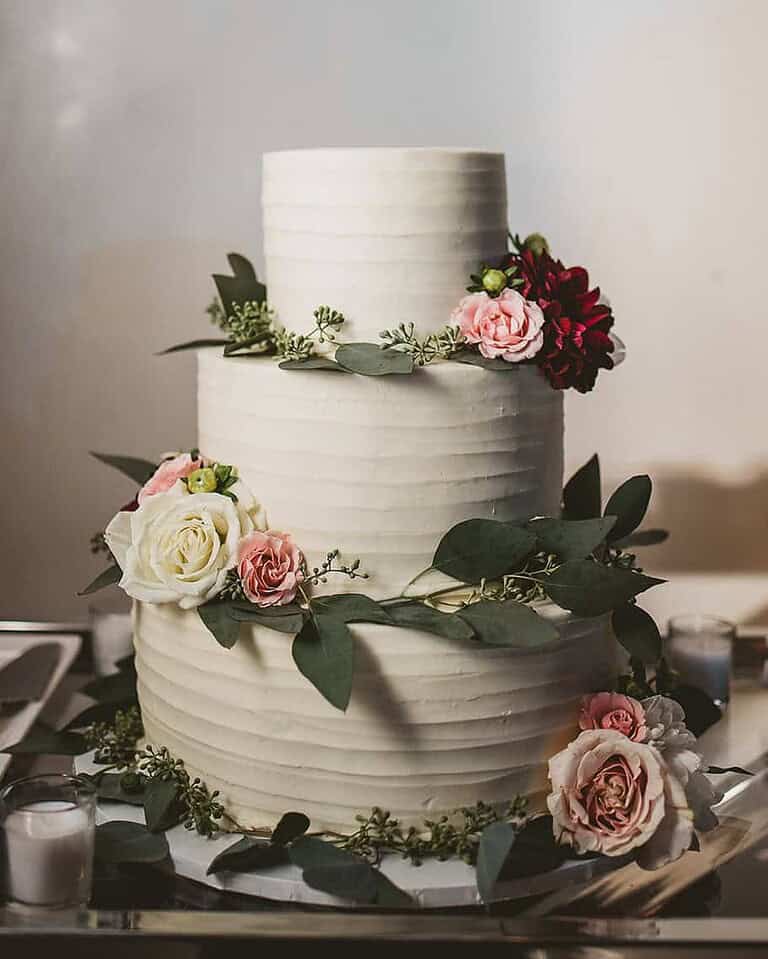 How to Put Fresh Flowers to a Cake - Chelsweets