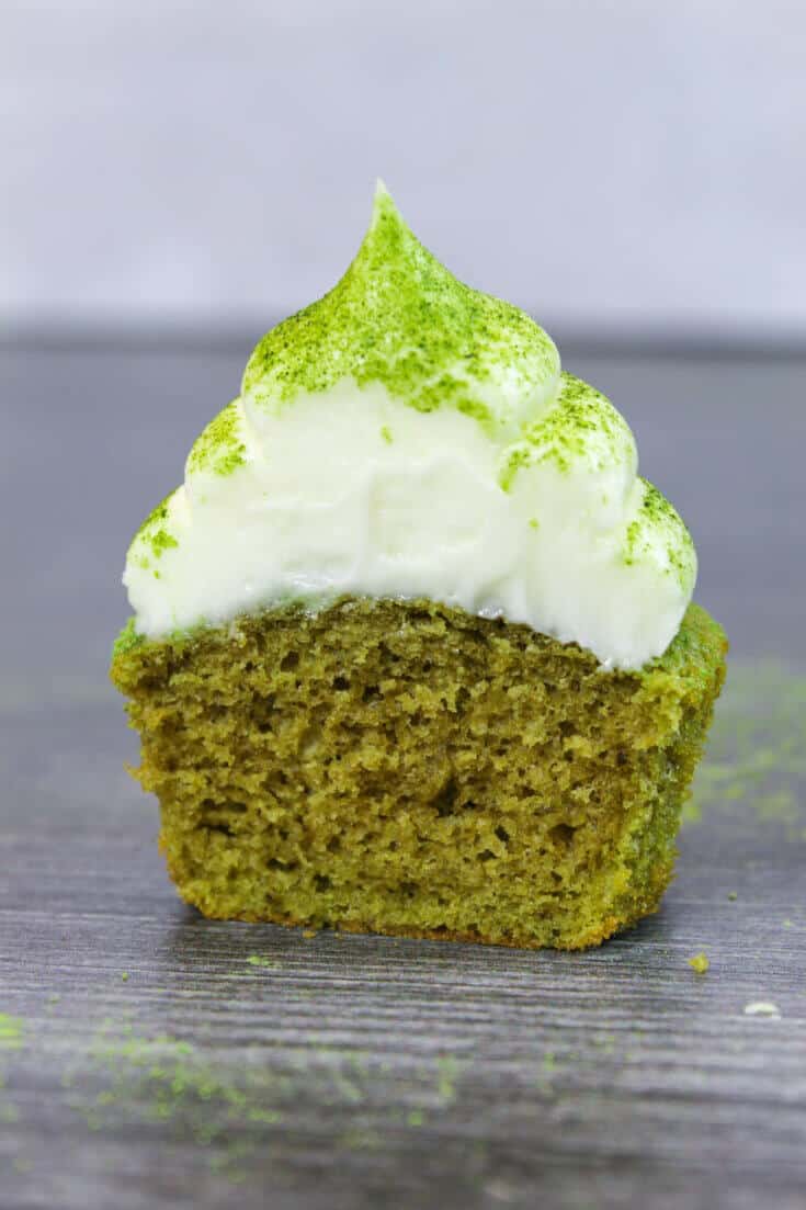 Matcha Cupcakes w / Whipped Vanilla Frosting-Chelsweets | Onyx