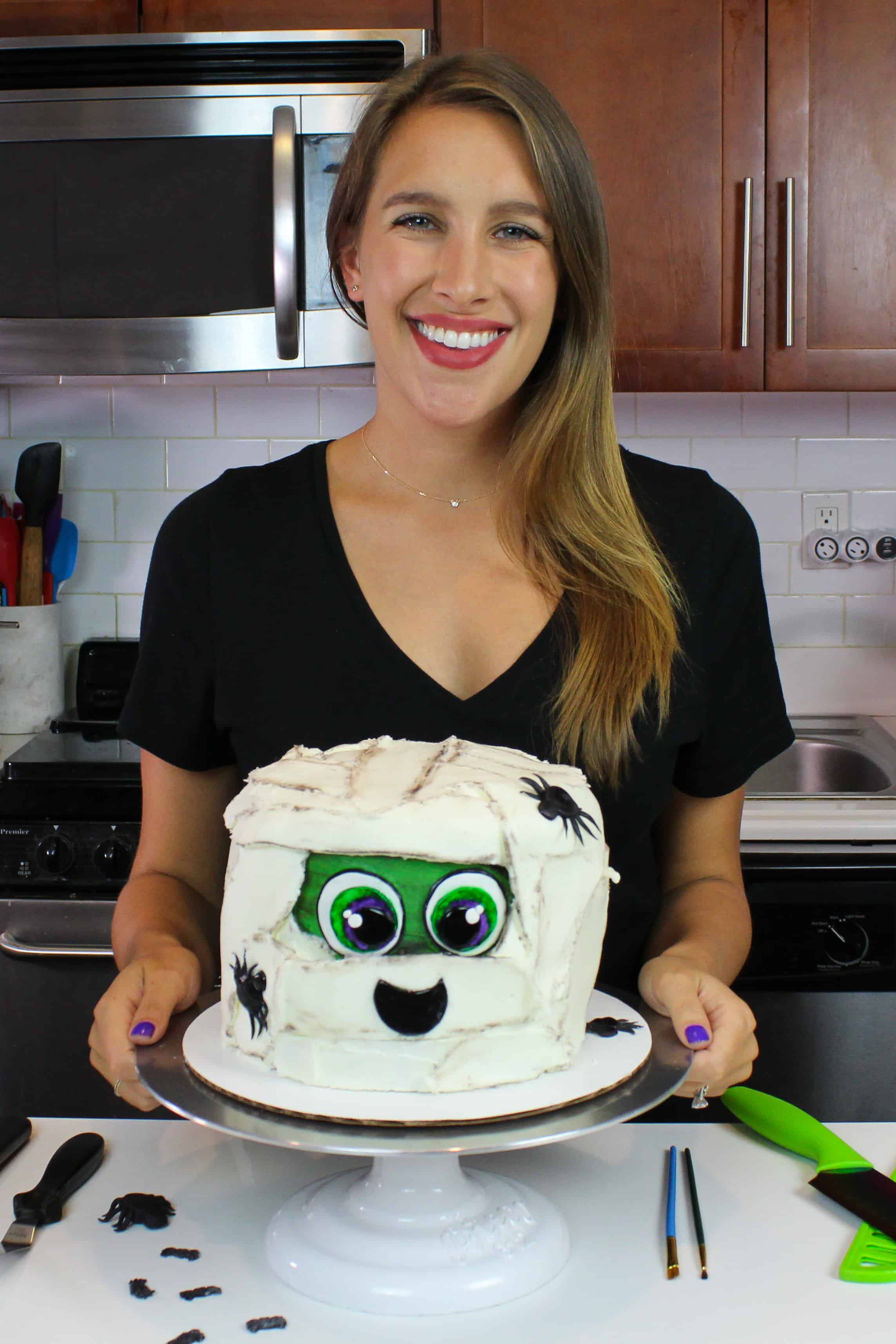 Mummy Cake: Cute & Easy Cake Recipe & Tutorial