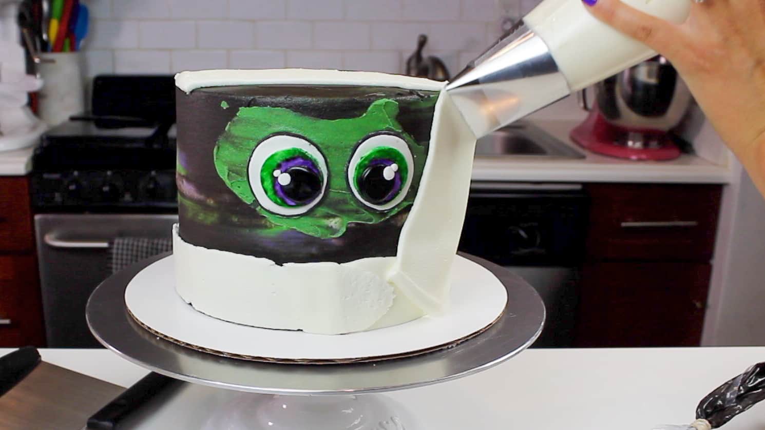 Mummy Cake: Cute & Easy Cake Recipe & Tutorial