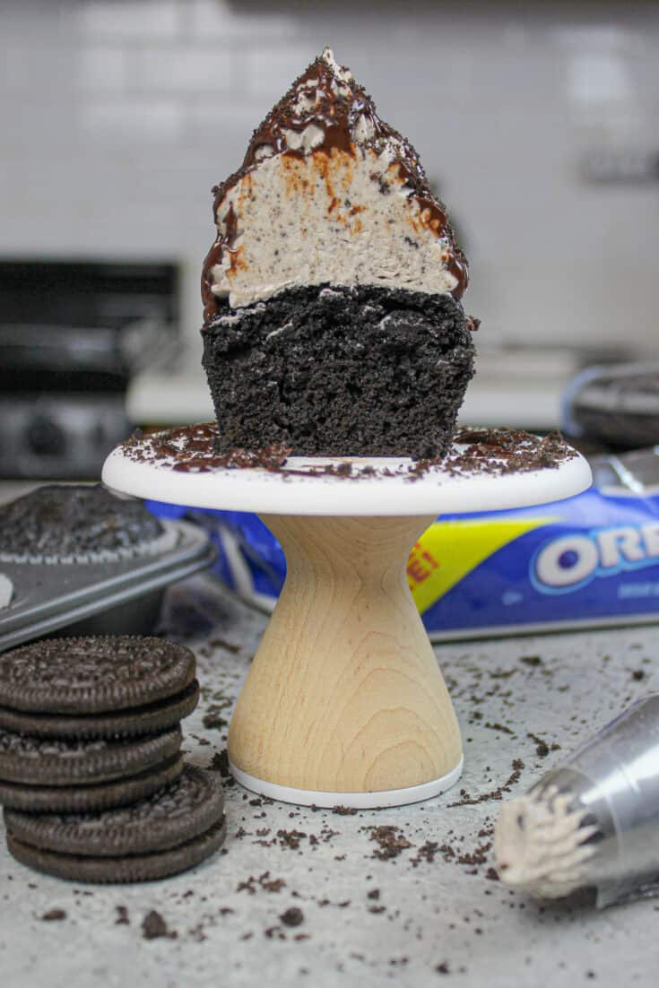 Oreo Cupcakes: Moist Chocolate Cupcakes Topped with Oreo Frosting