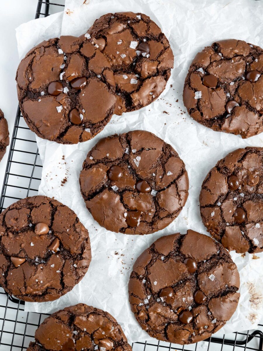 Chocolate Linzer Cookies with Gooey Nutella Filling
