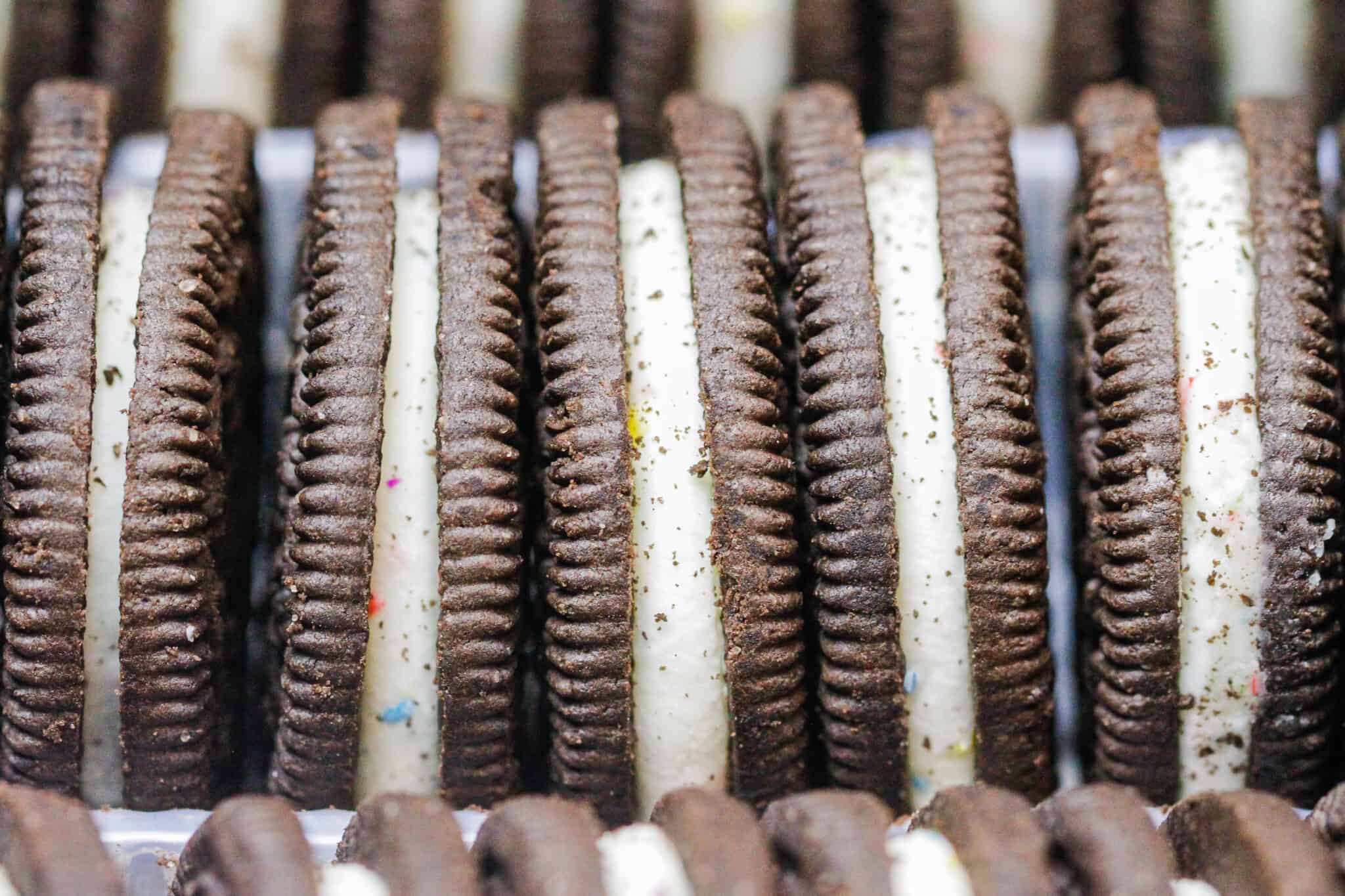 Oreo Cinnamon Rolls: Fluffy Cinnamon Rolls w/ Chocolate Filling