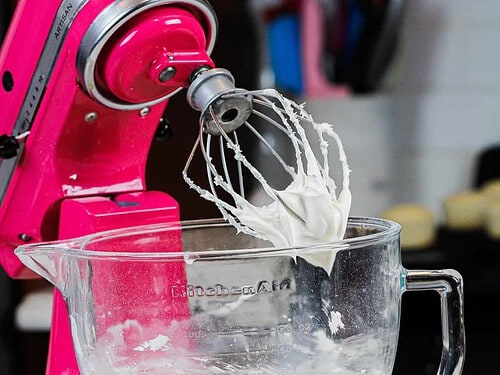 Which Attachment to Use for Mixing Frosting: Ultimate Guide - Kitchen