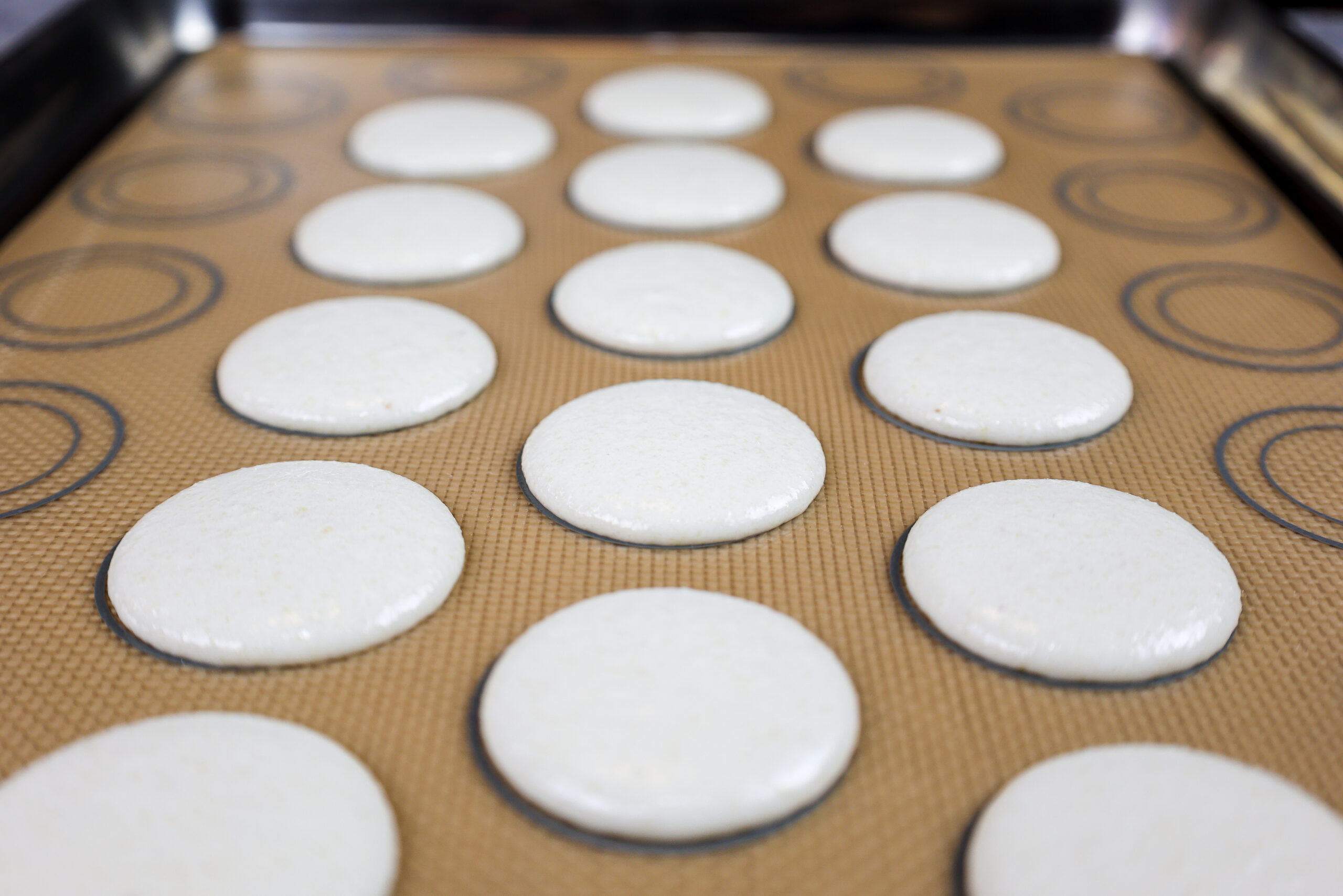 Vanilla Macaron Recipe with Video Tutorial - Chelsweets