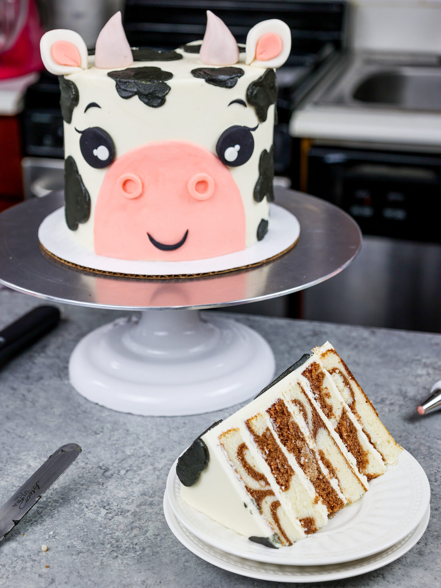 Easy Llama Cake: Delicious Recipe & Step-By-Step Tutorial
