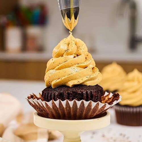 Coffee Buttercream: Easy, 6-Ingredient Recipe Ready in Minutes