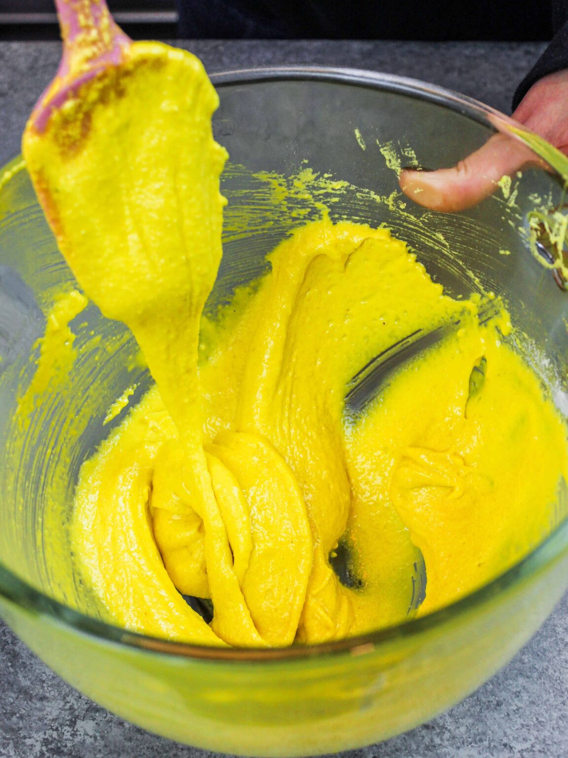 Easy Lemon Macarons with Lemon Curd Filling