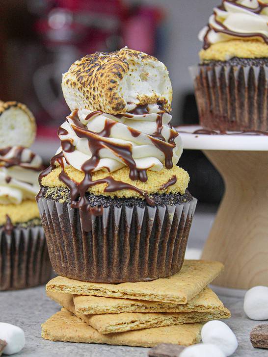 S'mores Cupcake Recipe: Moist Cupcakes w/ Marshmallow Cream