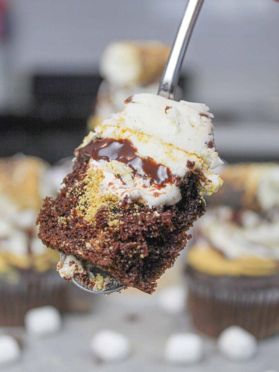 S'mores Cupcake Recipe: Moist Cupcakes w/ Marshmallow Cream