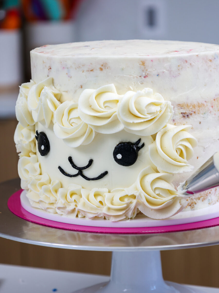 Easy Llama Cake: Delicious Recipe & Step-By-Step Tutorial