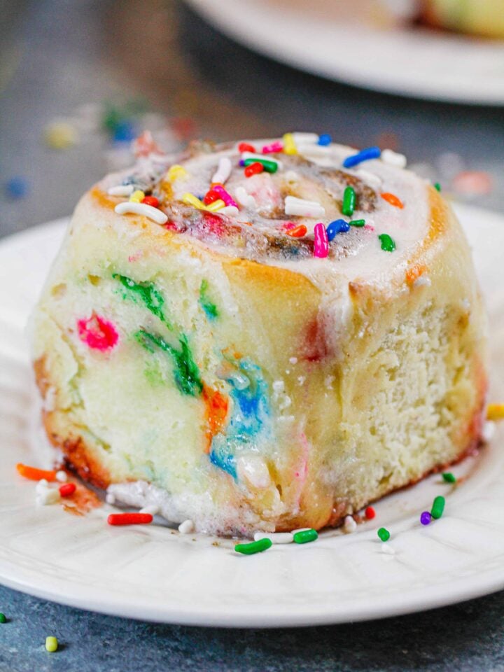 Sprinkle Frosting: Easy, 5-Minute Recipe - Chelsweets