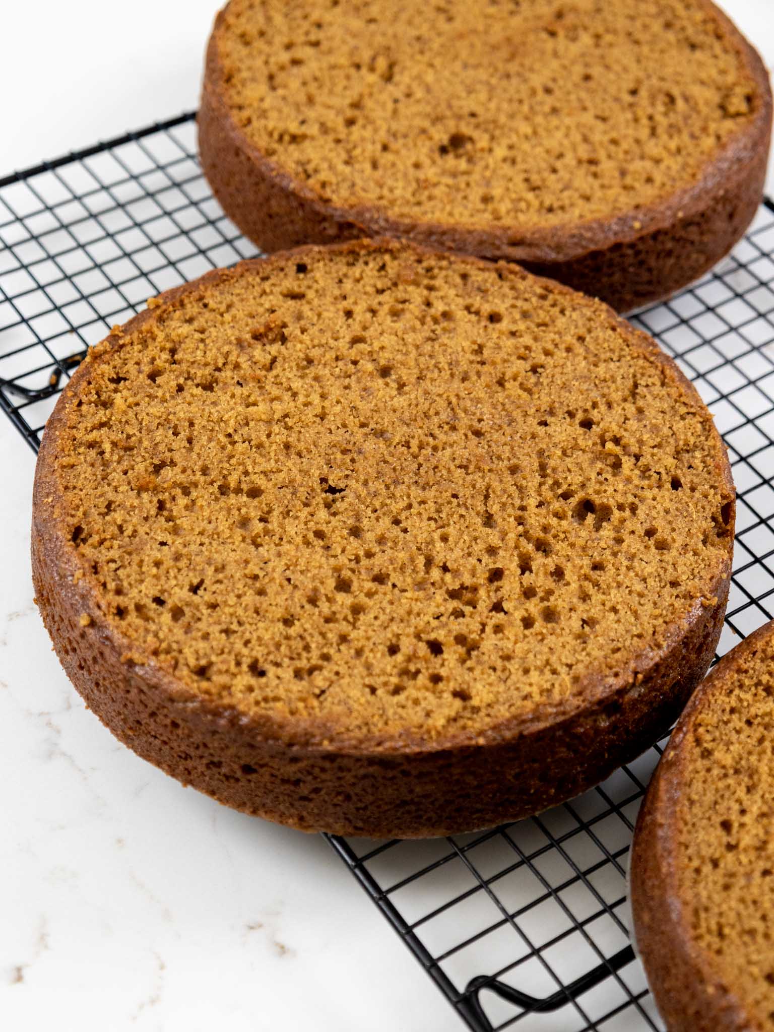 Gingerbread Layer Cake: Delicious & Easy Recipe from Scratch
