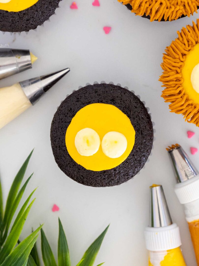 Lion Cupcakes: Adorable Buttercream Design w/ Video Tutorial