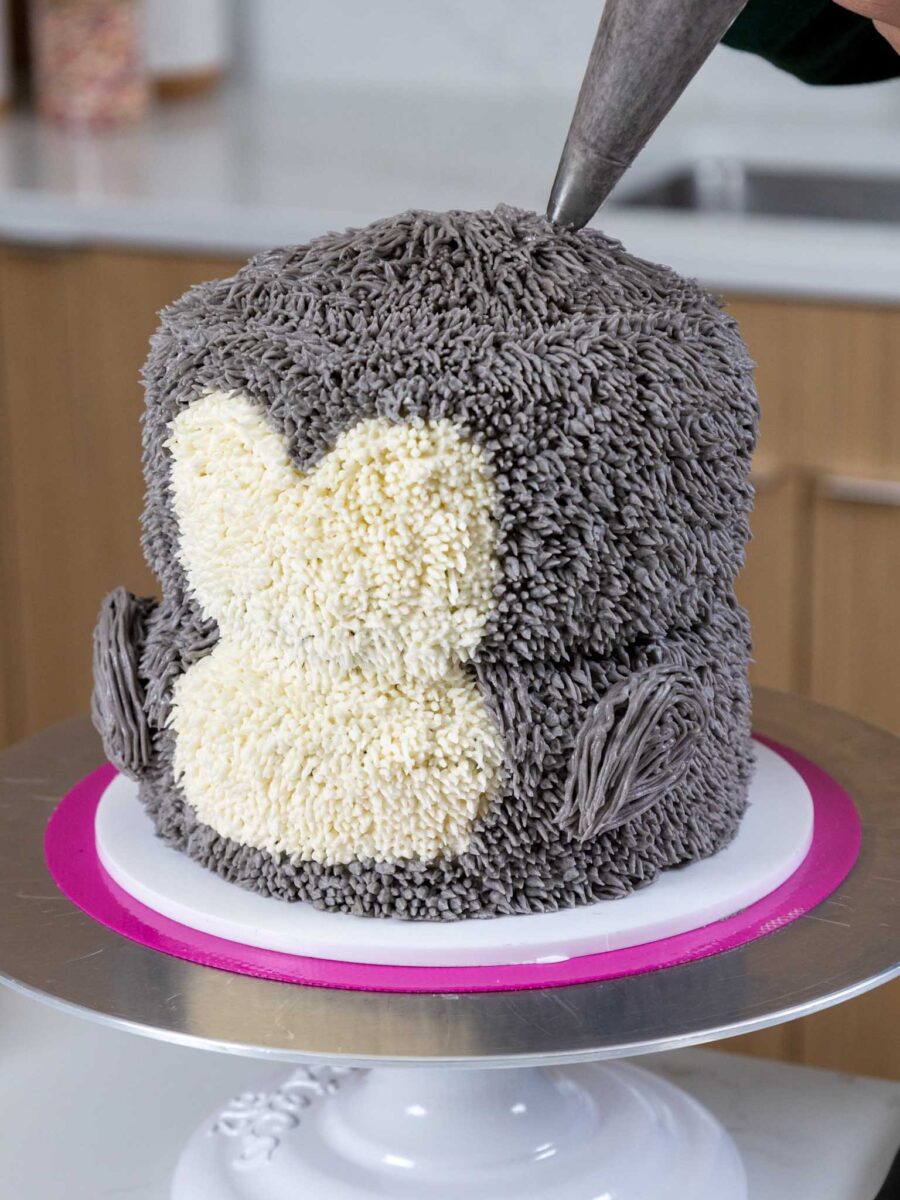 Penguin Cake: Delicious Recipe w/ Video Tutorial