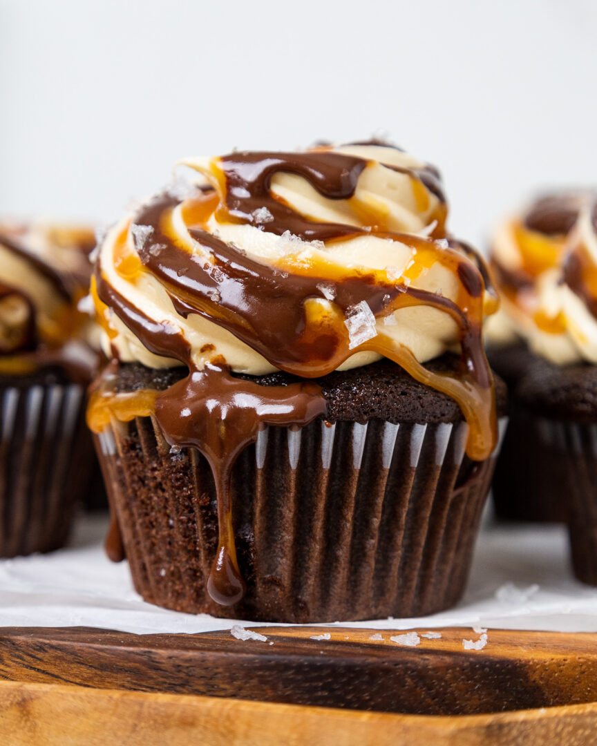 Caramel Drizzle Recipe: Easy 5 Minute Recipe - Chelsweets