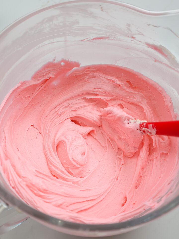Bubblegum Frosting: Easy, 6-Ingredient Recipe