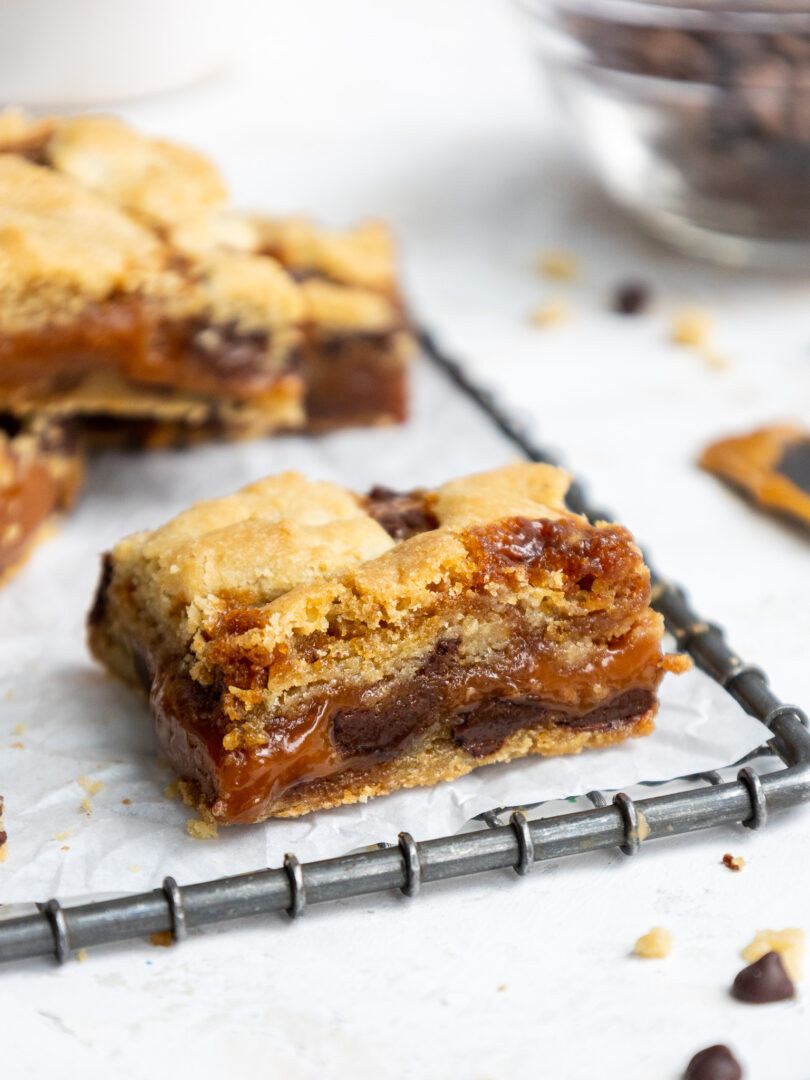 Caramel Cookie Bars: Delicious Recipe from Scratch