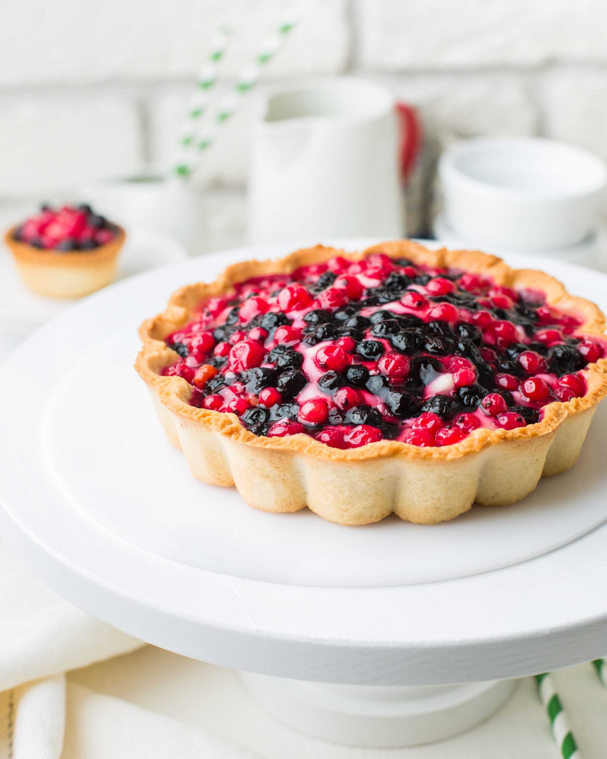 Bursting with Flavor: Berry Tart Pie - A Sweet Delight! - Chelsweets