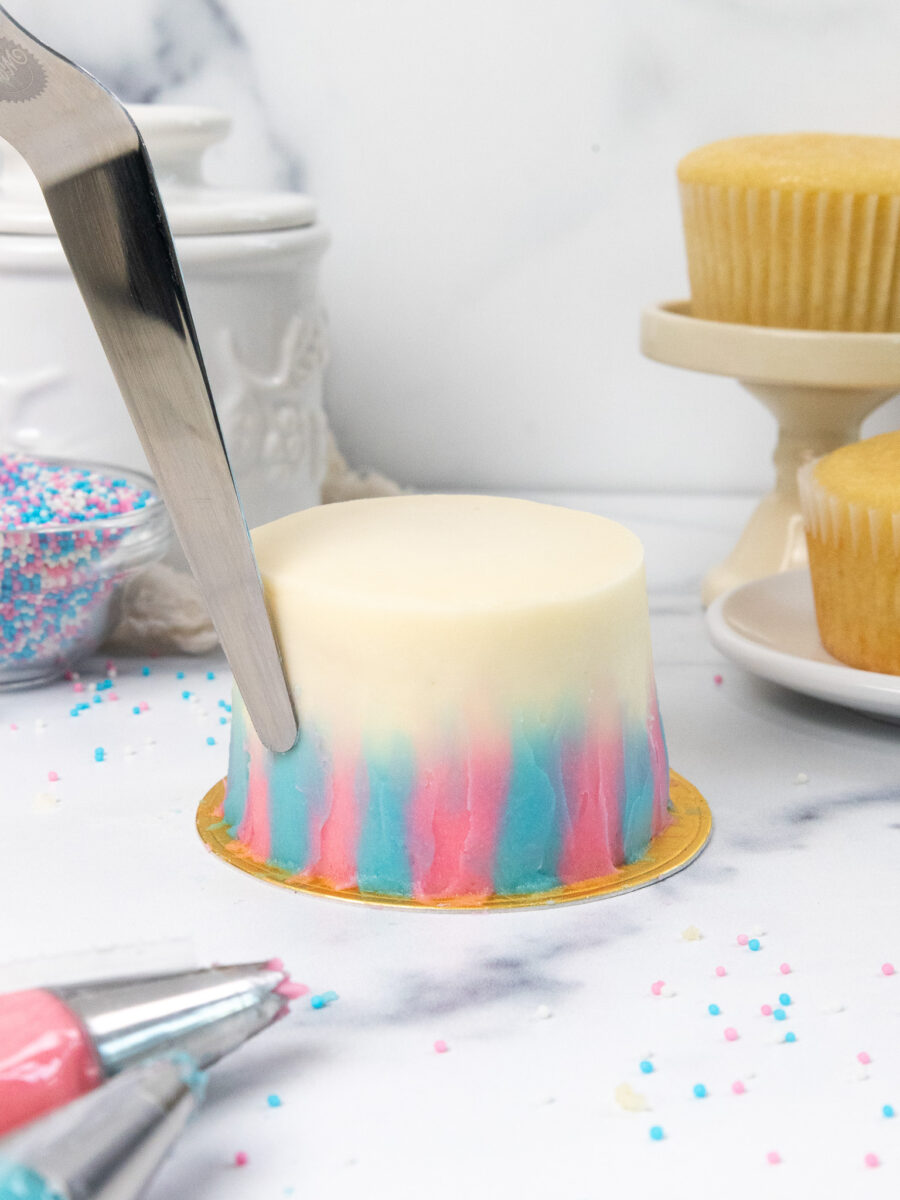Mini Gender Reveal Cakes - Adorable Dessert Idea