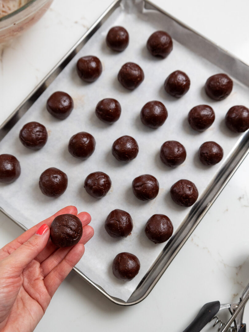 Raspberry Chocolate Truffles - Easy, 6-Ingredient Recipe