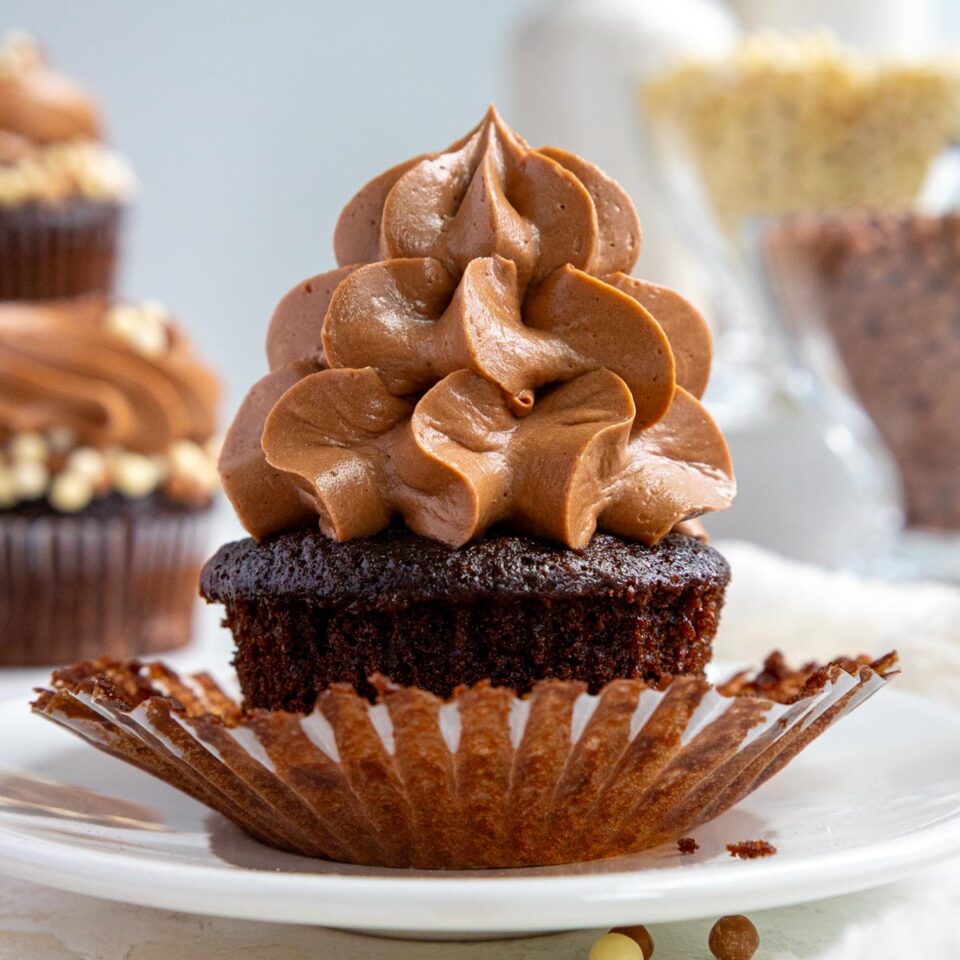 Not Too Sweet Chocolate Frosting: Delicious & Fluffy