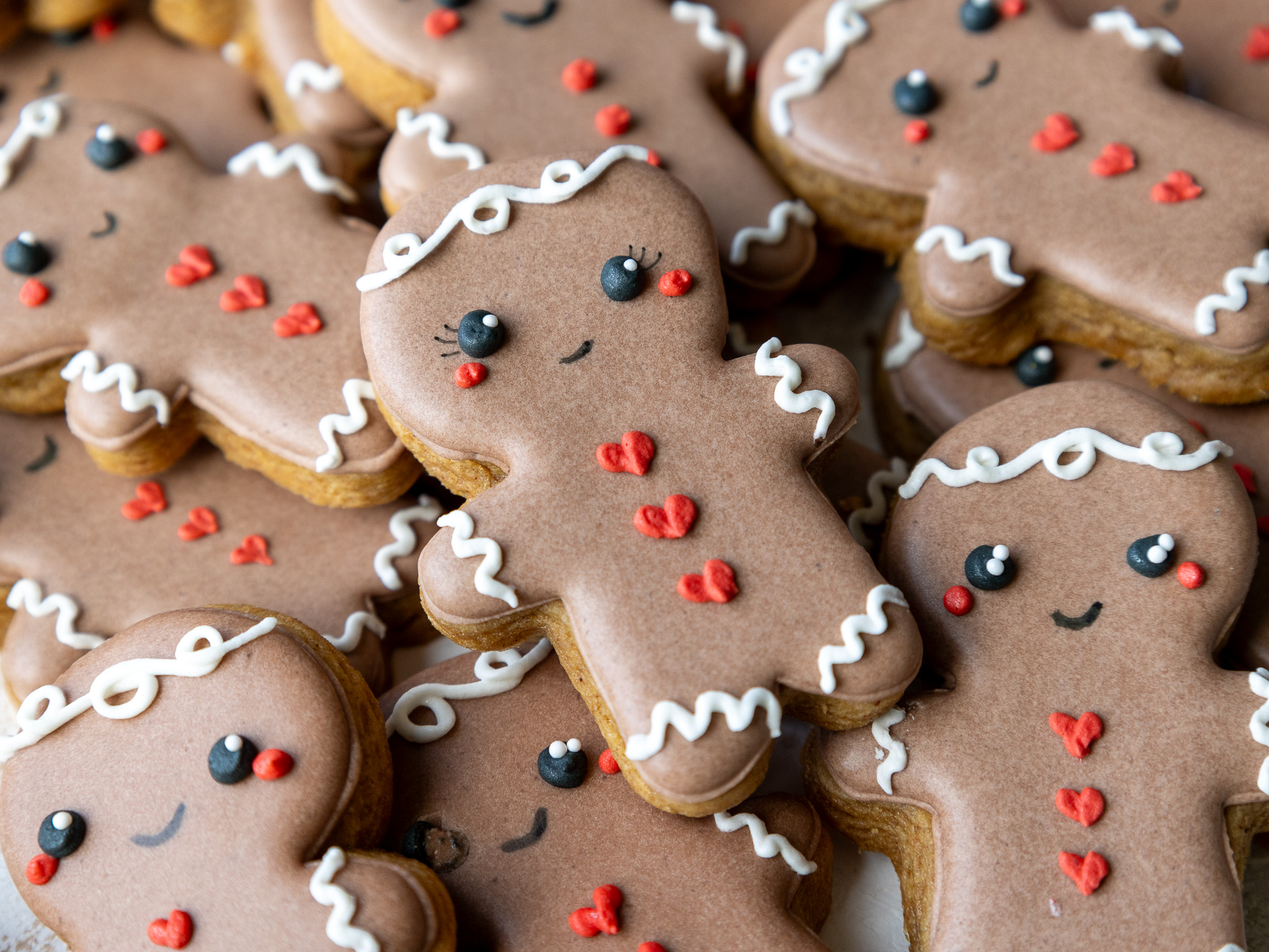 Soft & Chewy Gingerbread Men Sugar Cookies Recipe