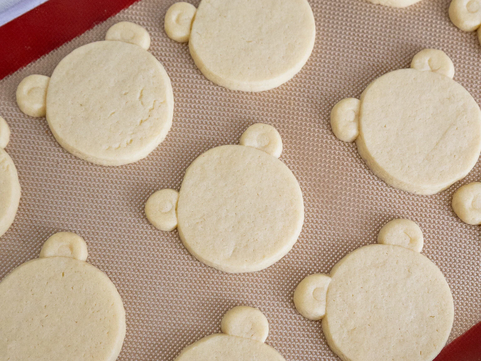 Polar Bear Cookies: Adorable Buttercream Cookie Recipe